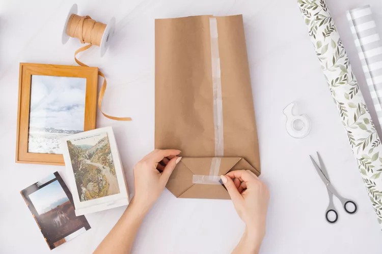 DIY Gift Bags: Two Creative Methods Using Wrapping Paper – SoftHomelife